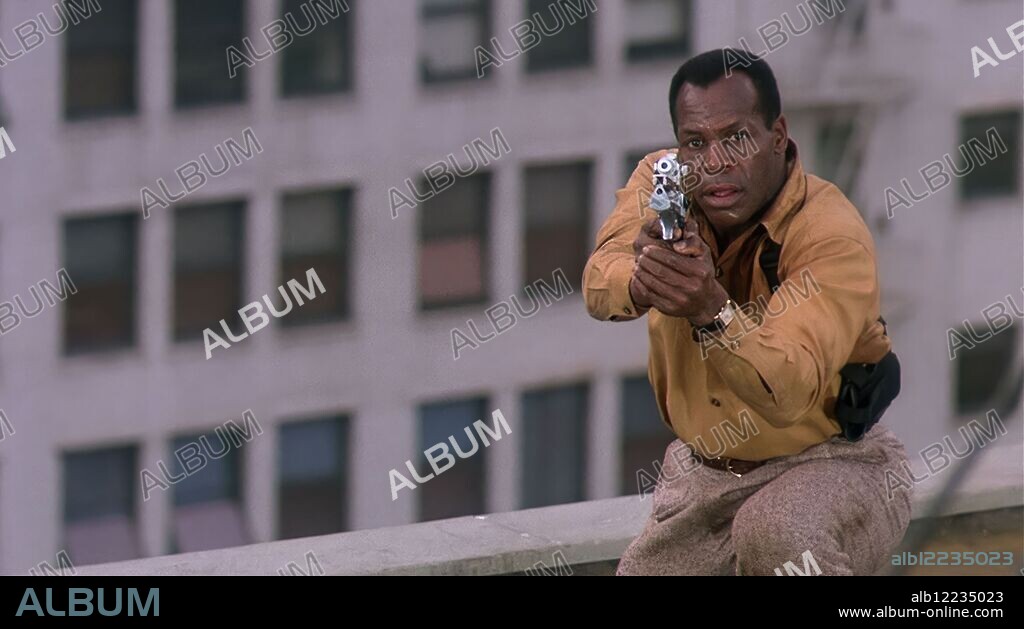 DANNY GLOVER en DEPREDADOR 2, 1990 (PREDATOR 2), dirigida por STEPHEN ...
