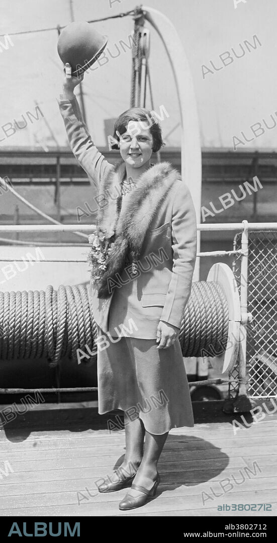Gertrude Ederle Olimpiadas Gertrude Ederle Swims The English Channel