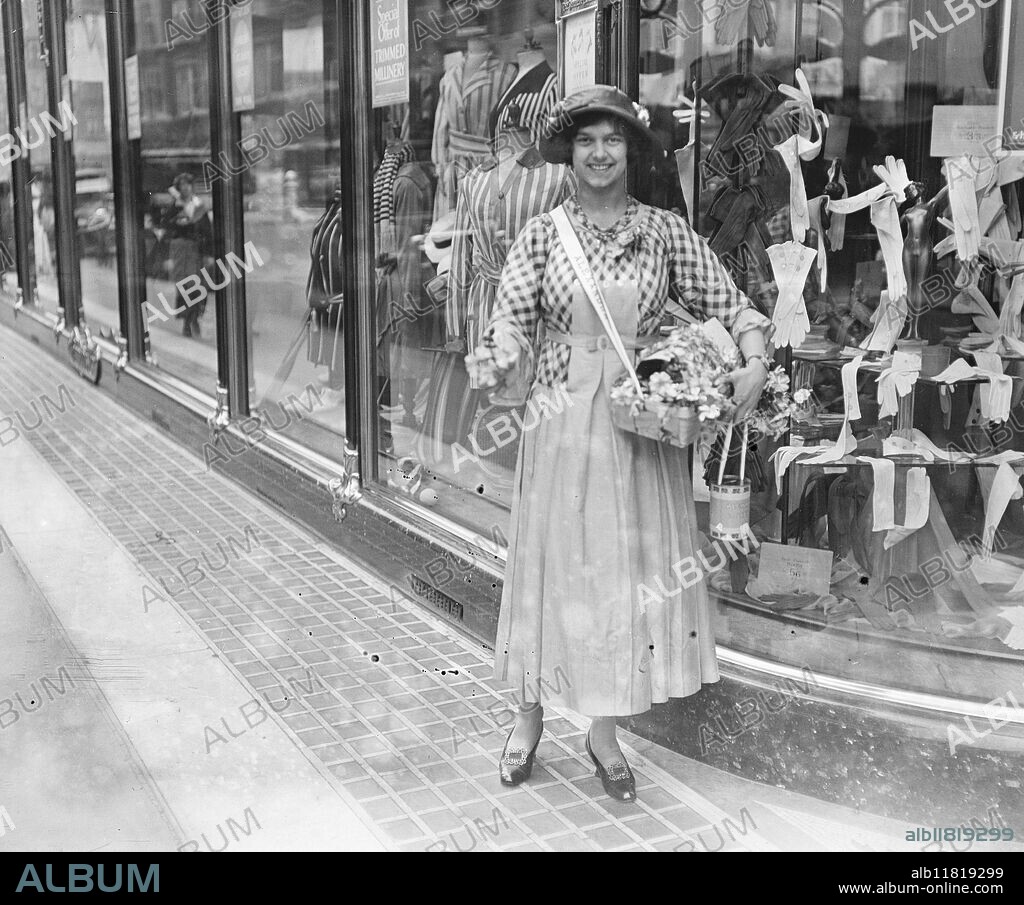 Alexandra Day. Miss Phyllis Bedells. 21 June 1916. - Album alb11819299