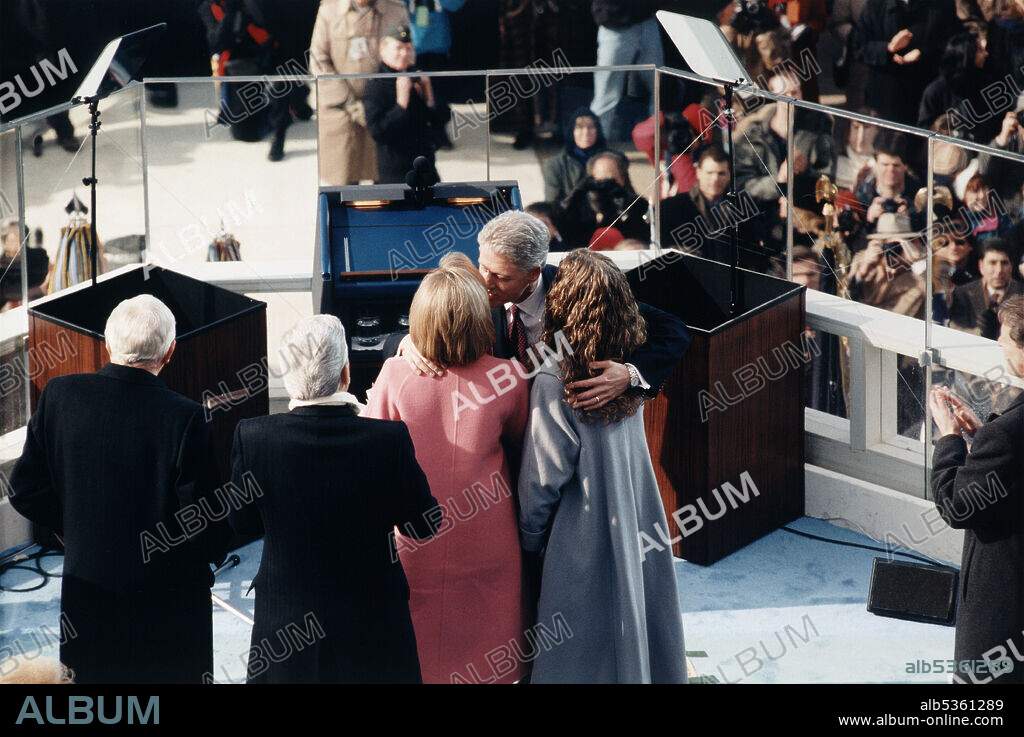 Hillary And Bill Clinton Kiss