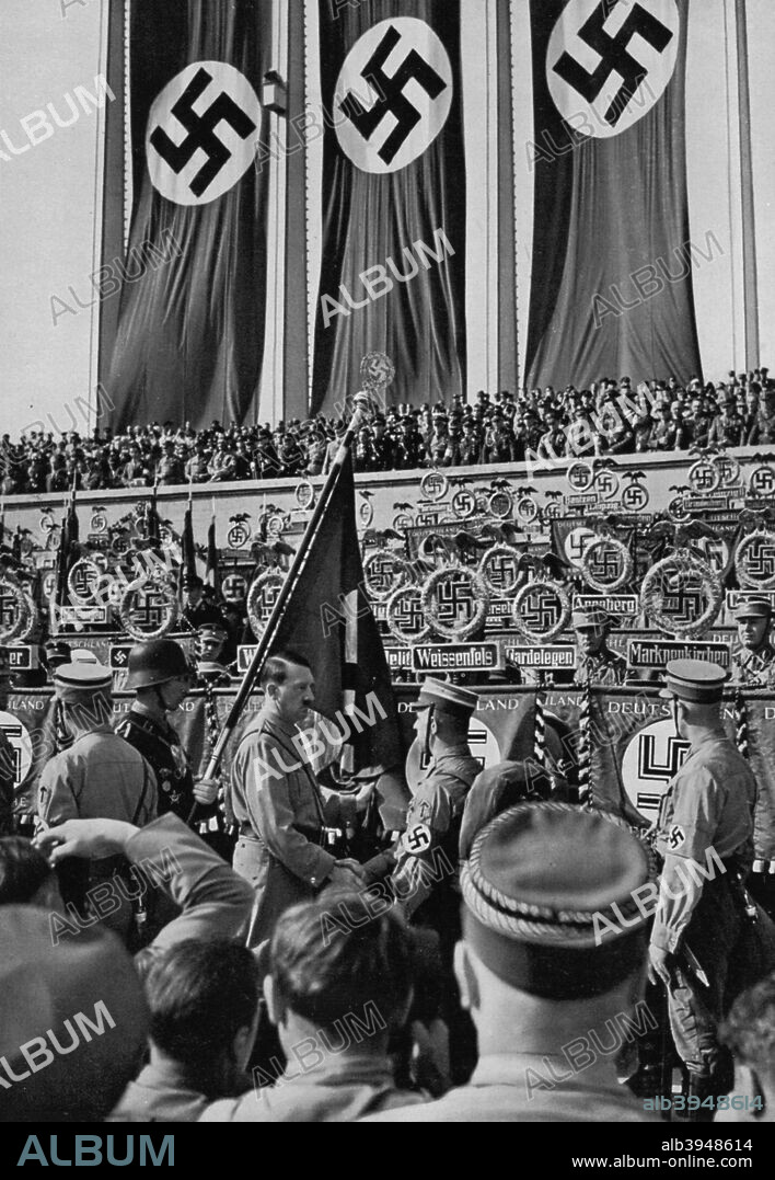 Bandera Nazi En Blanco Y Negro El Acto Nazi En El Luna Park | La Tinta