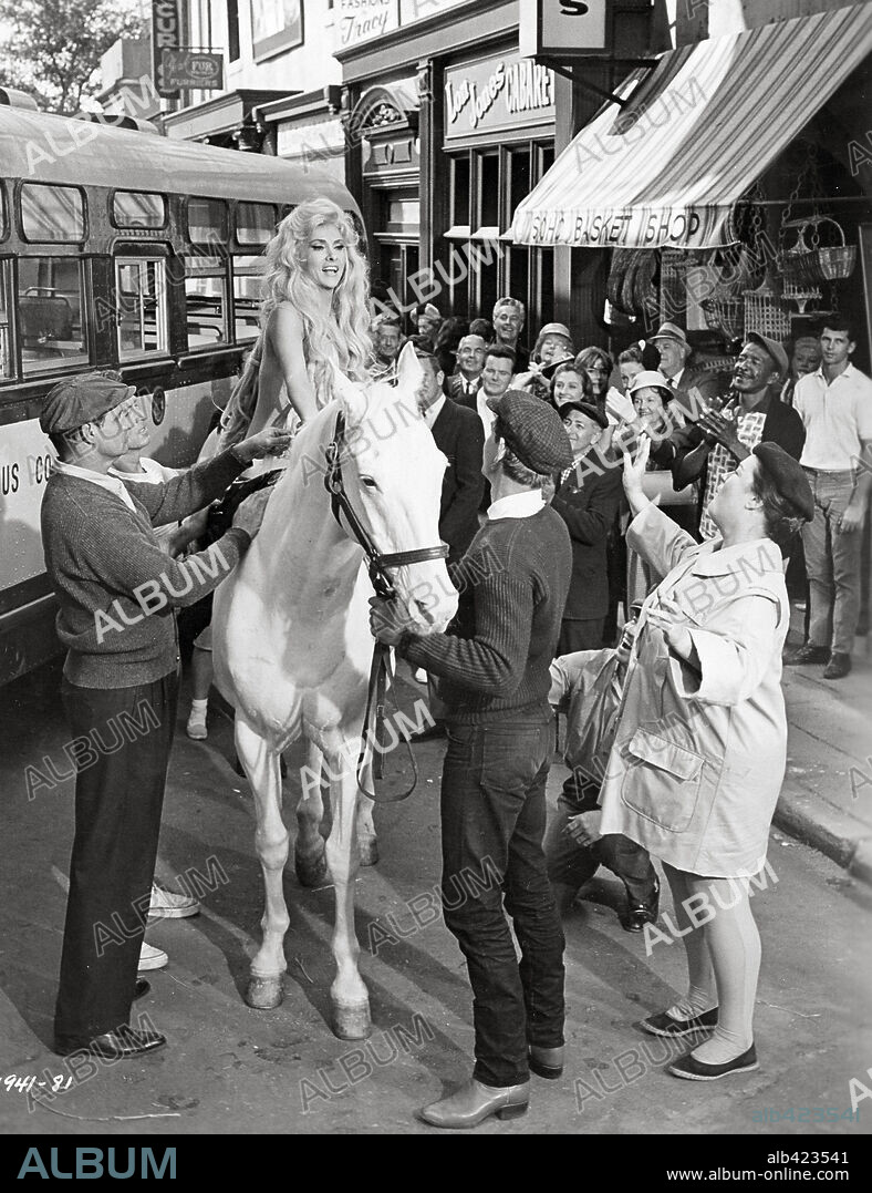GINA LOLLOBRIGIDA in STRANGE BEDFELLOWS, 1965, directed by MELVIN FRANK ... GINA LOLLOBRIGIDA in STRANGE BEDFELLOWS, 1965, directed by MELVIN FRANK ...